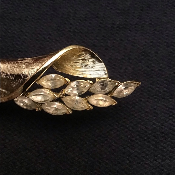 Vintage -BSK | Jewelry | Vintage Bsk Wheat Flower Brooch | Poshmark